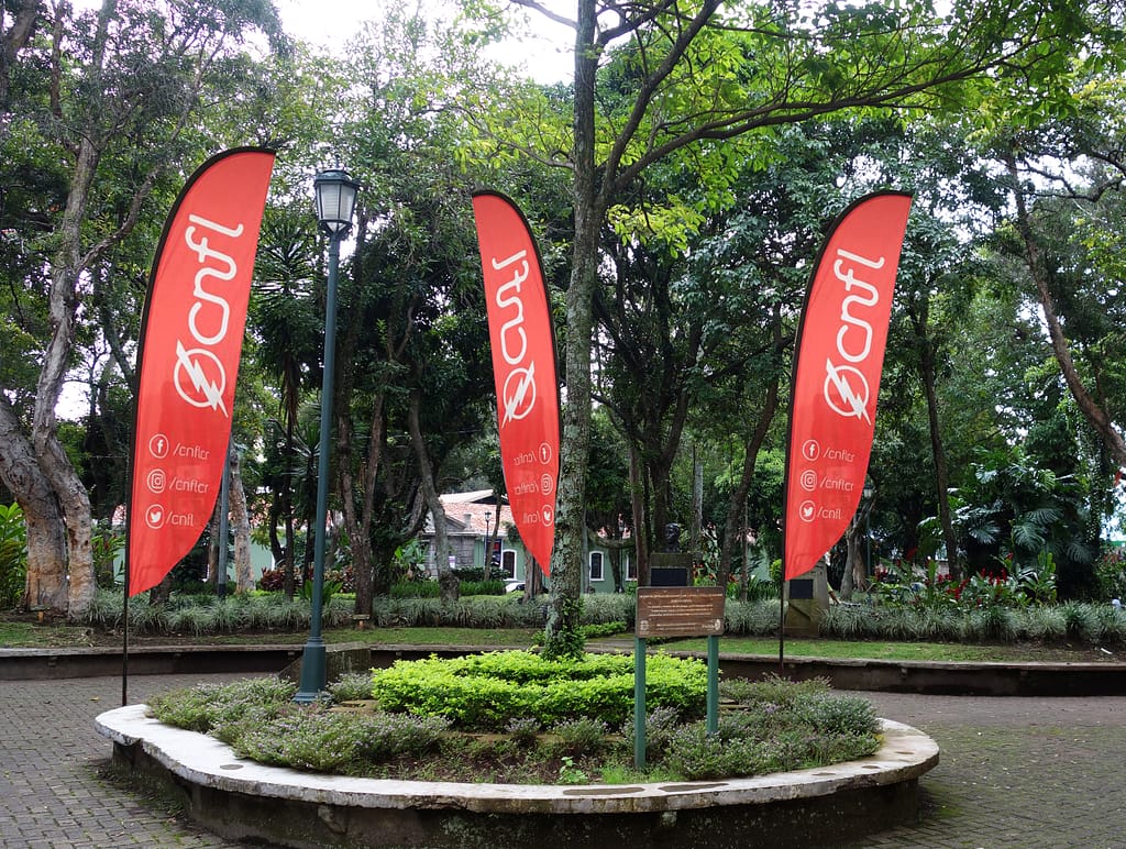 Plumas Publicitarias - Banderolas Publicitarias - Fly Banner